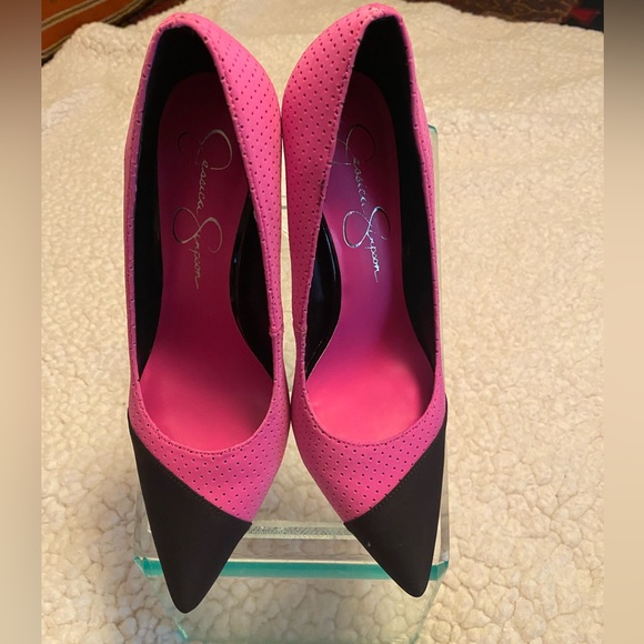 Jessica Simpson | Shoes | Jessica Simpson Pink Black Stiletto Pumps ...